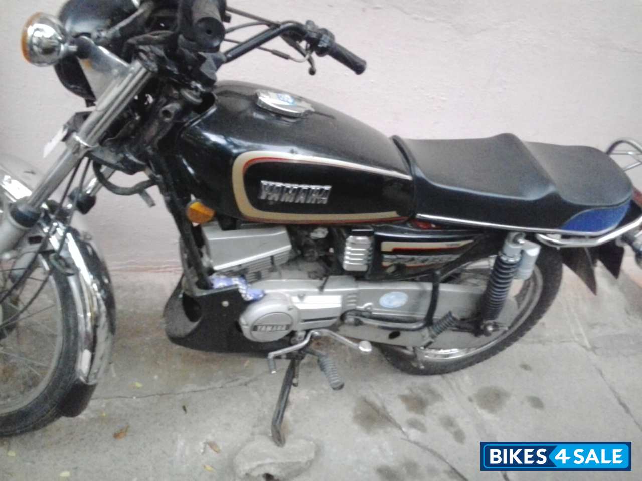Used 2000 model Yamaha RX 135 for sale in Bangalore. ID 93779. Black colour - Bikes4Sale
