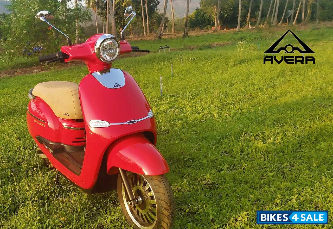 Avera Scarlet Red. Avera Retrosa Scooter Picture Gallery - Bikes4Sale