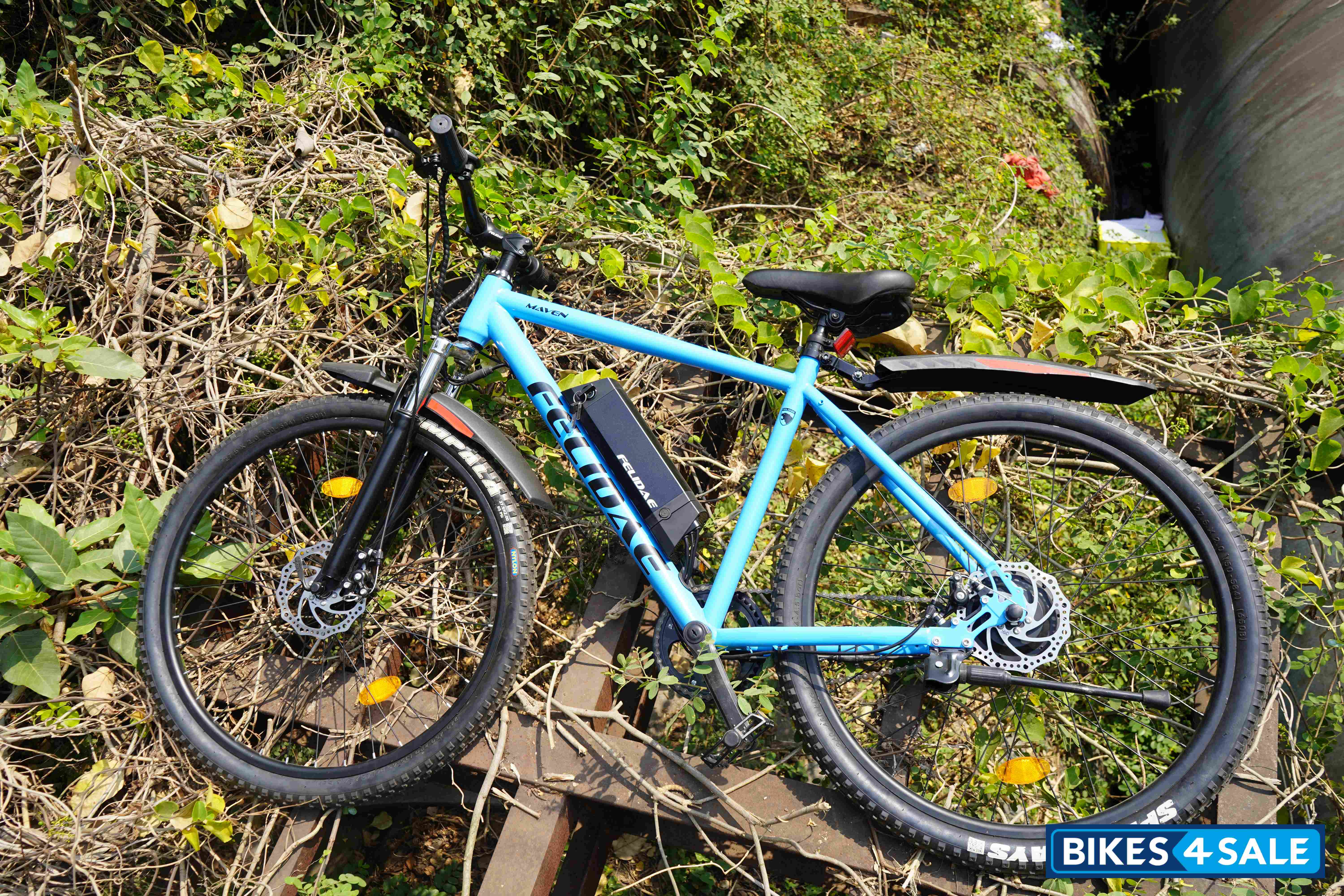 Felidae Maven Bicycle Picture Gallery. Aqua Blue - Bikes4Sale